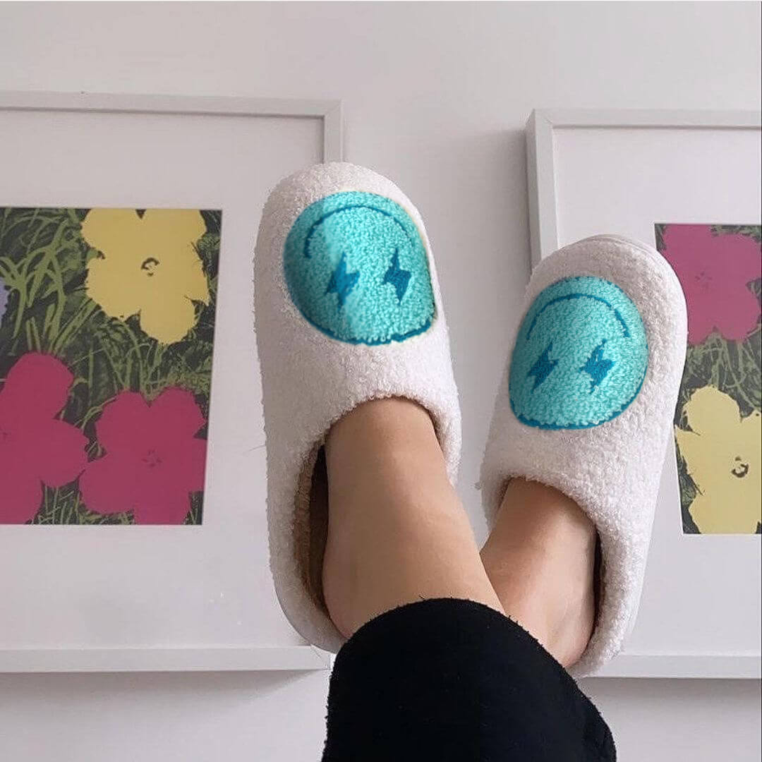 Flash Happy Face Slippers – Nordic Peace