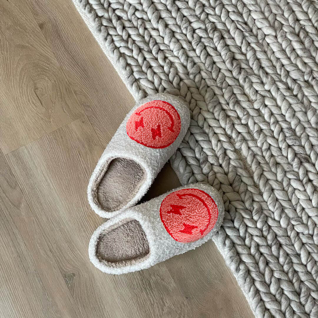 Flash Happy Face Slippers – Nordic Peace